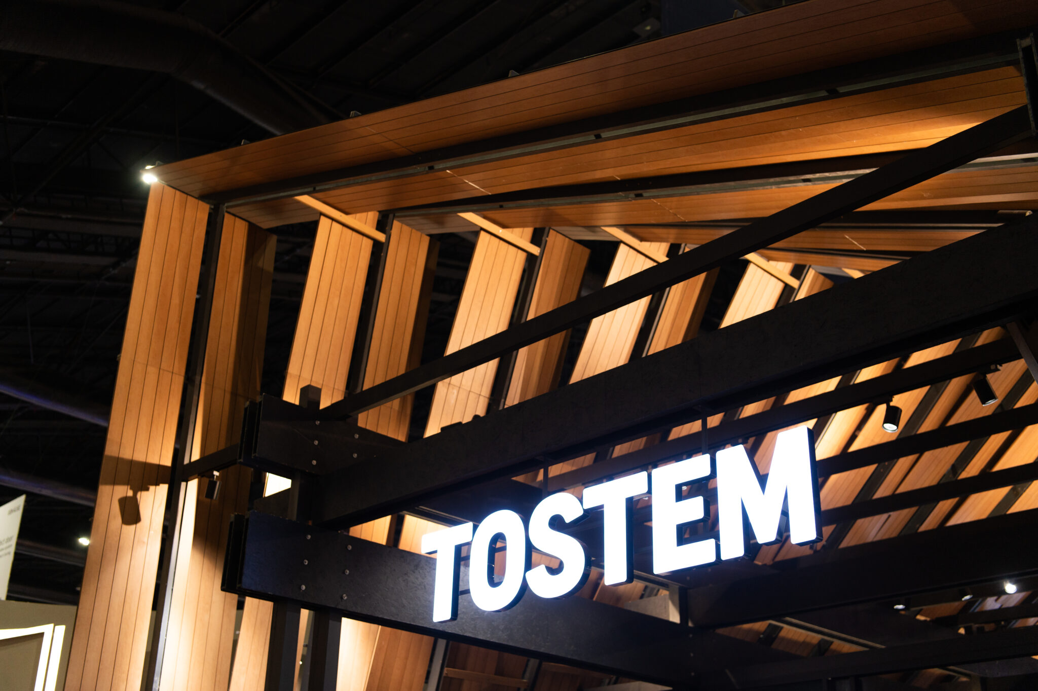 TOSTEM เปิดตัว Interior Series ใหม่ในงานสถาปนิก’68 ตอกย้ำแนวคิด “Connecting Spaces of Living ...